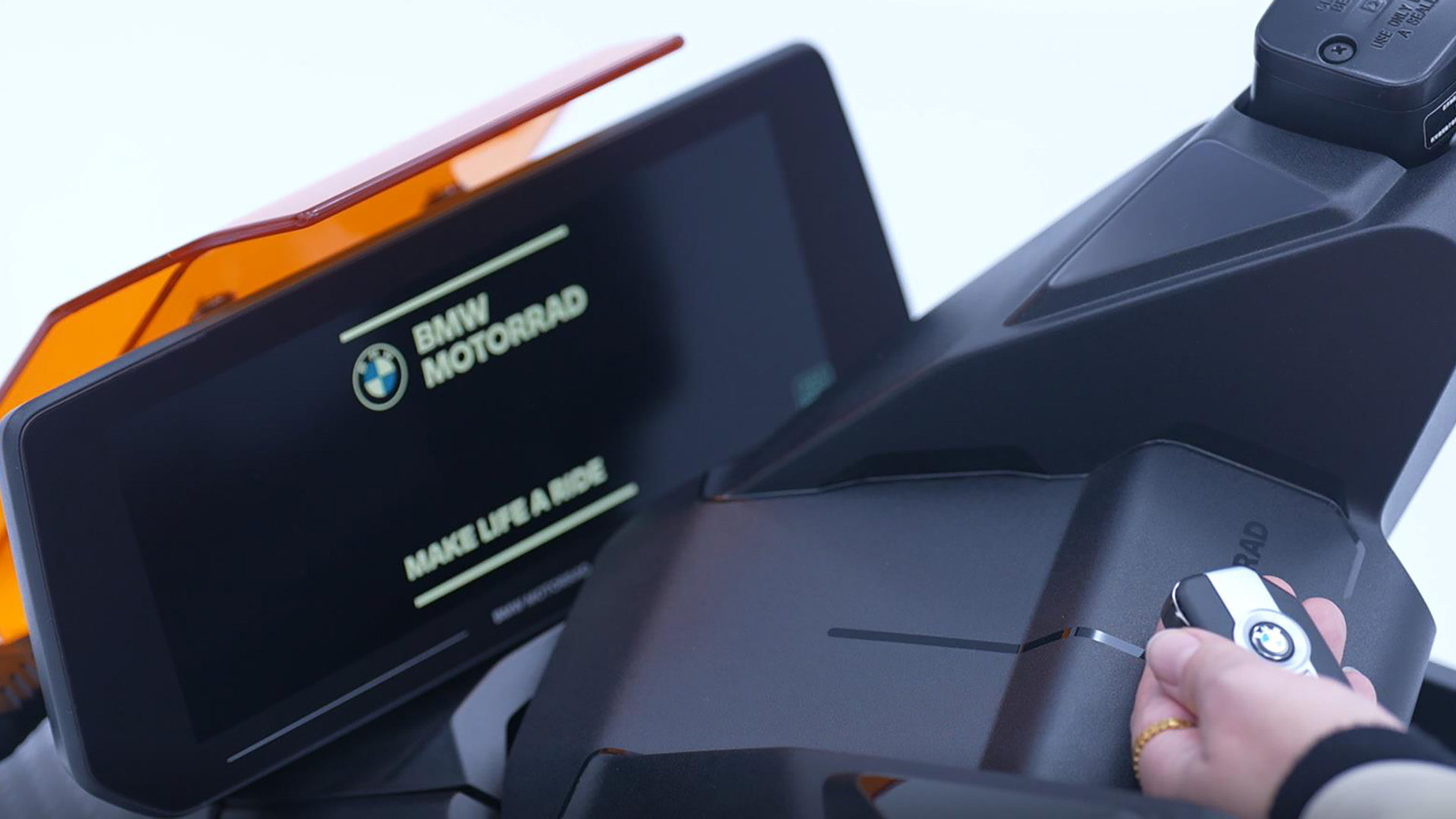 CE 04悦视手册 | CE 04 | BMW Motorrad